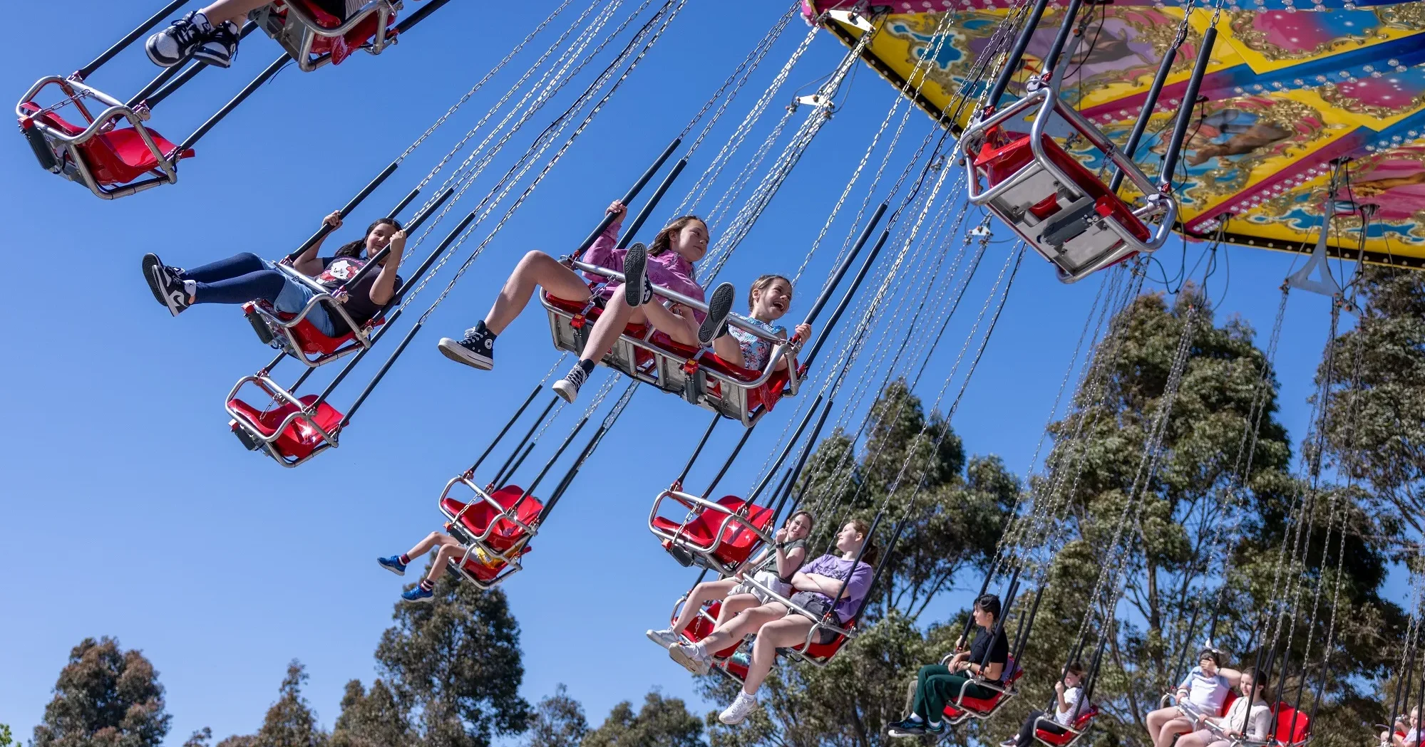 Wave Swinger – March's Amusements